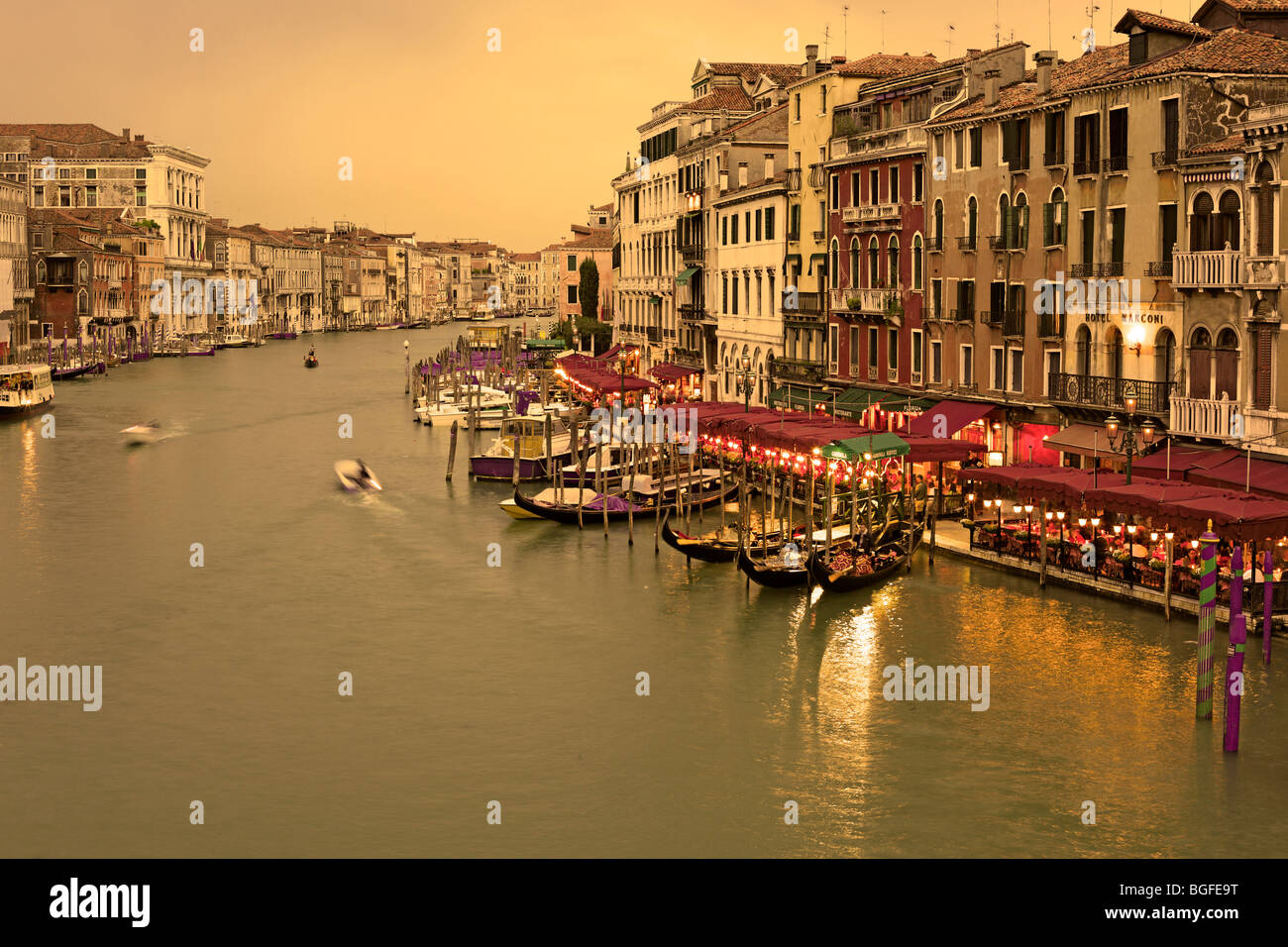 View of the Grand Canal from Rialto Bridge (Ponte di Rialto), Venice ...