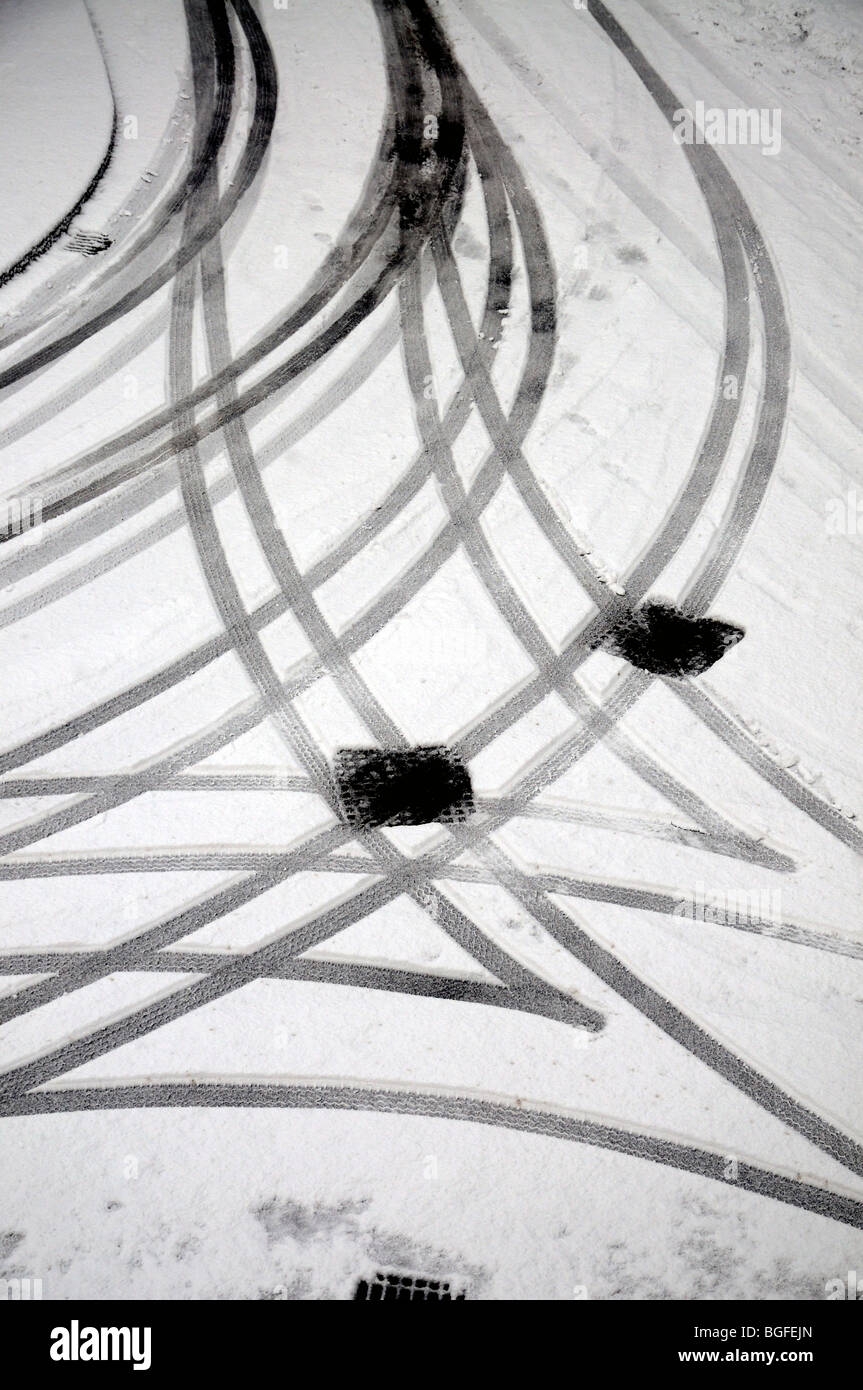 tyre tracks in snow Stock Photo - Alamy