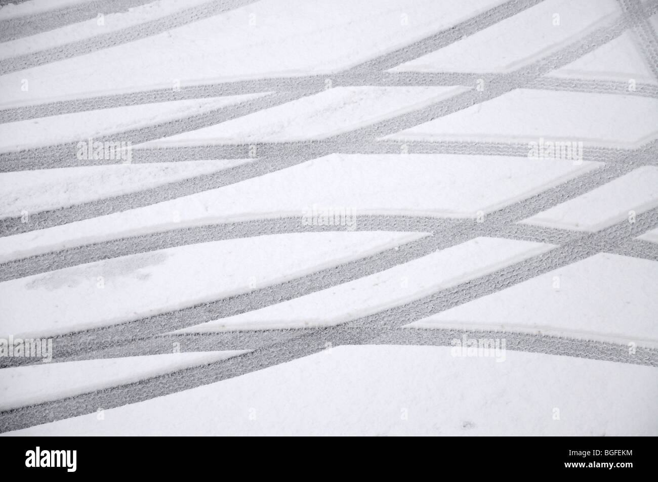 tyre tracks in snow Stock Photo - Alamy