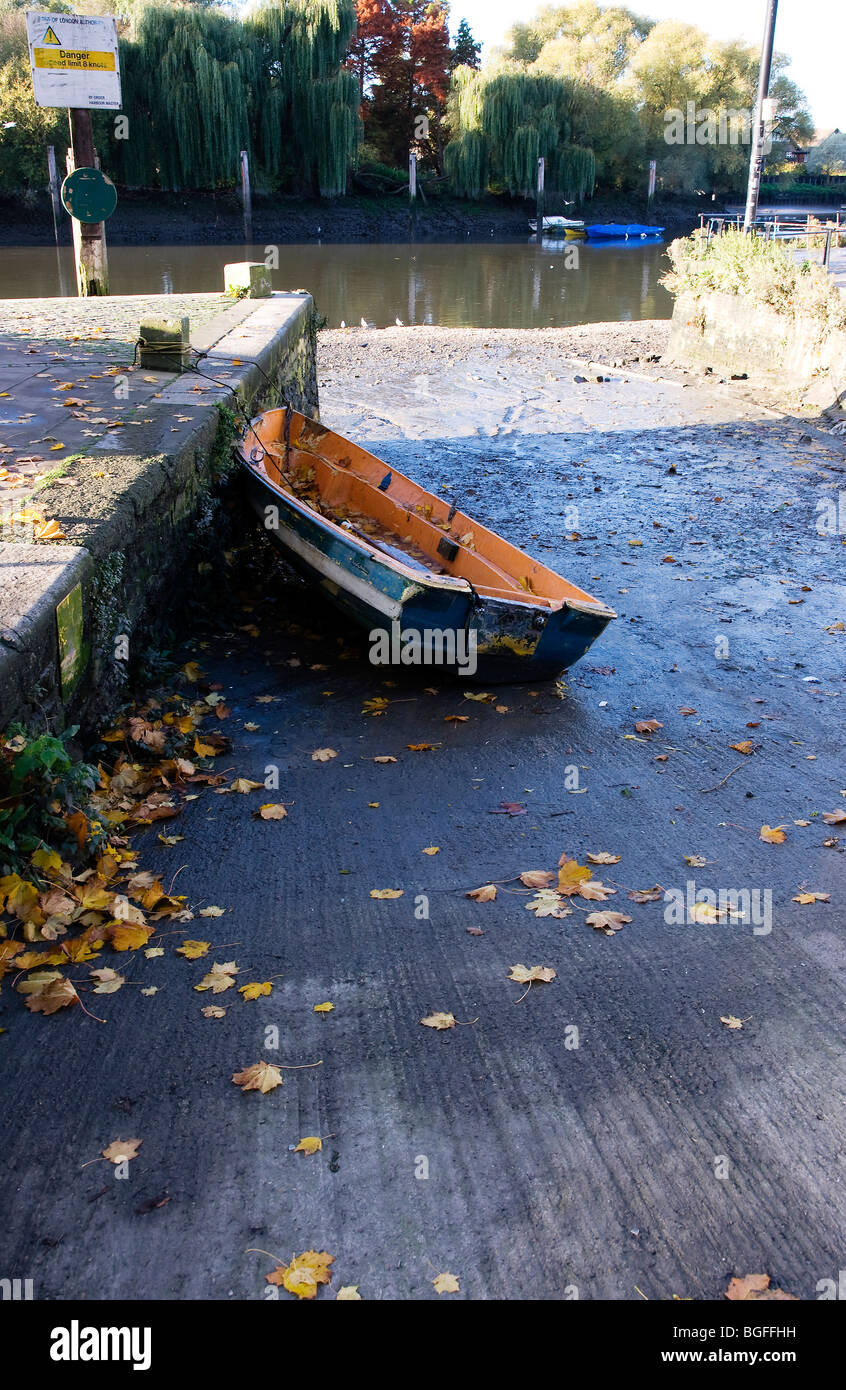 High And Dry Boat High Resolution Stock Photography and Images - Alamy