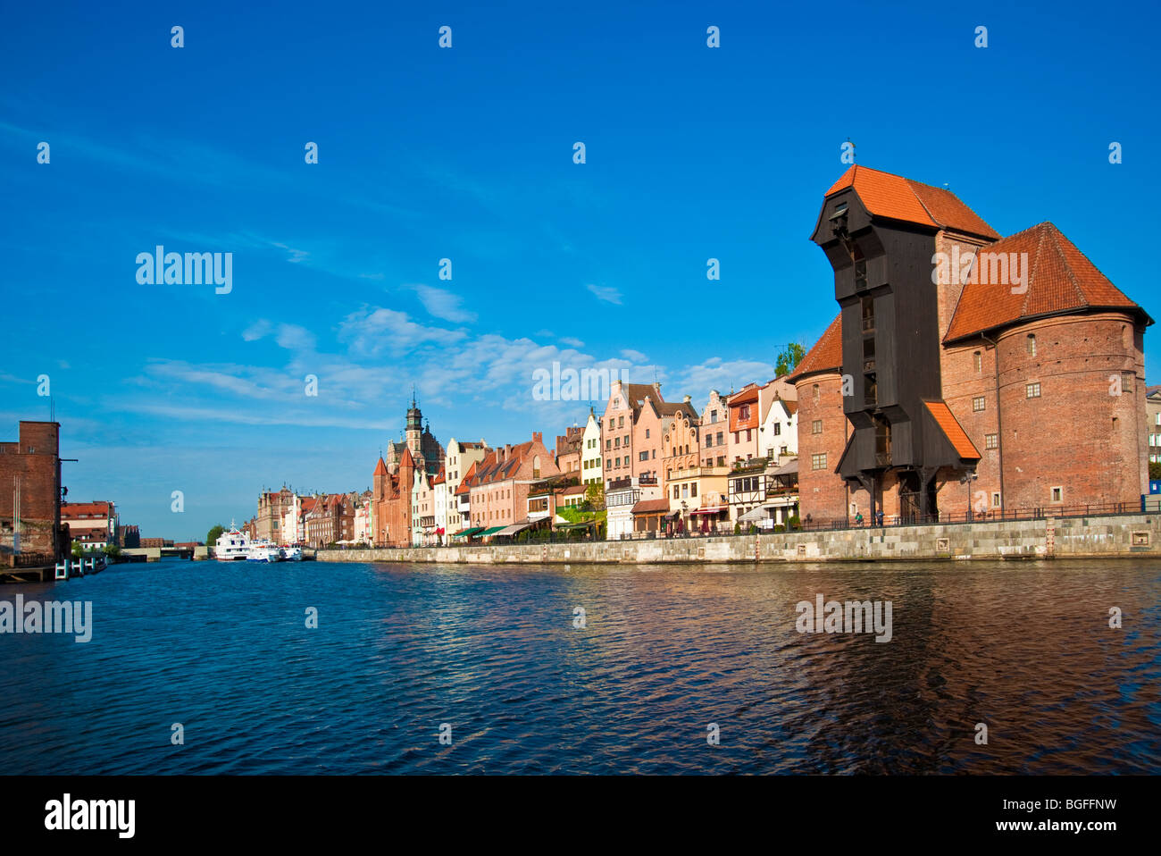 Historic crane gate at old town of Gdansk | Krantor Danzig Altstadt ...