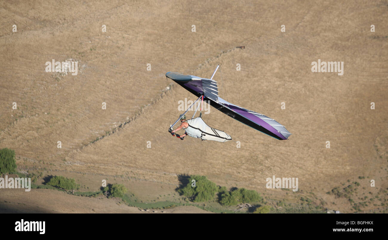 Hand gliding hi-res stock photography and images - Alamy