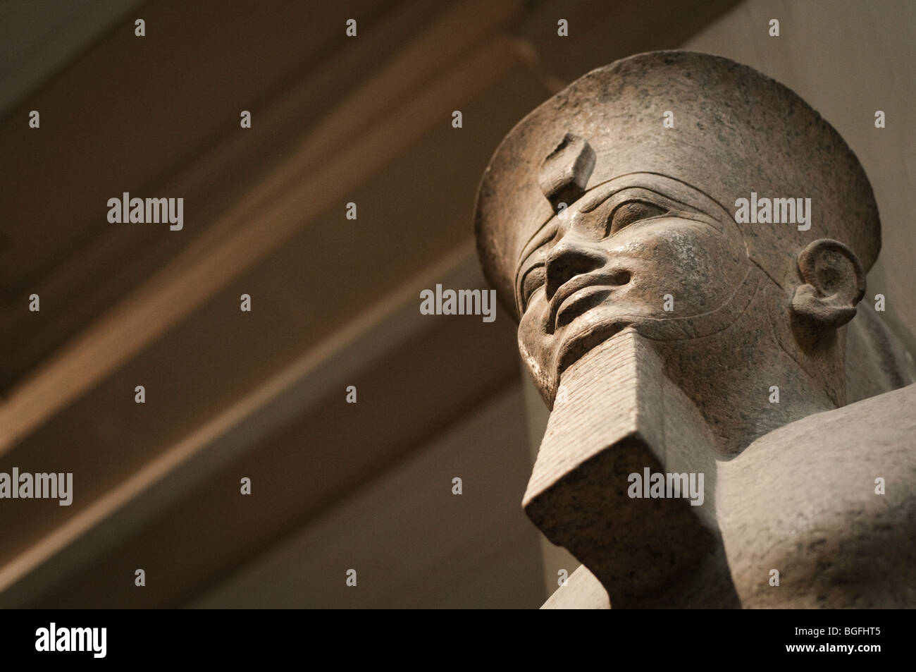 Ancient egypt face carving hi-res stock photography and images - Alamy
