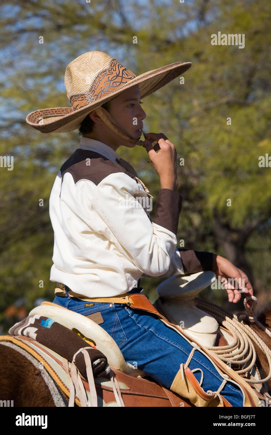 Rodeo parade hi-res stock photography and images - Alamy