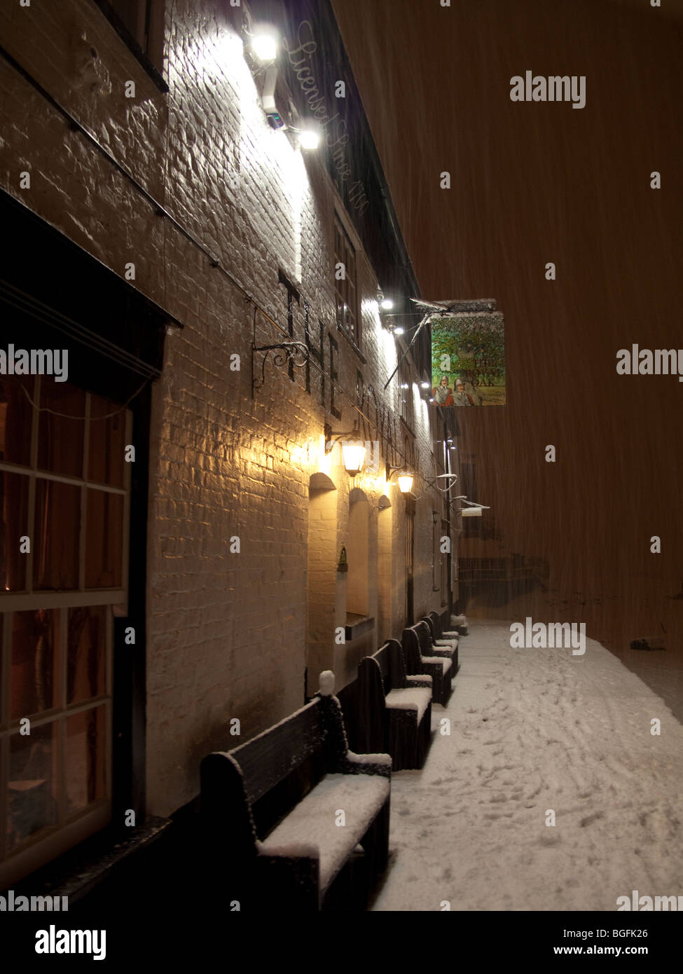 2010 winter uk blizzard hi-res stock photography and images - Alamy