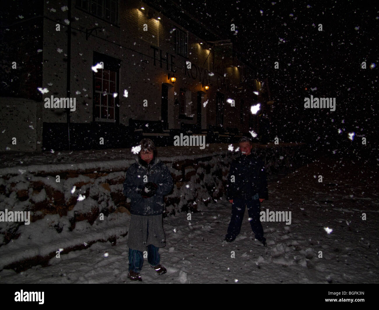 2010 winter uk blizzard hi-res stock photography and images - Alamy