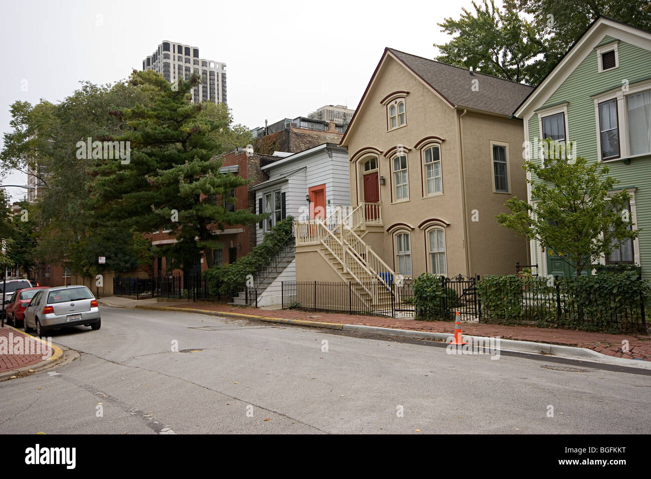 W. Menomonee St. in Old Town Triangle Chicago Stock Photo - Alamy