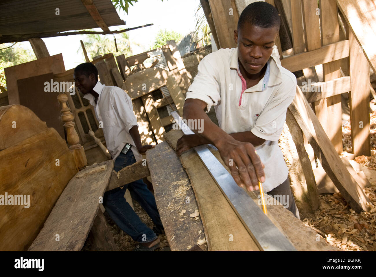African american woodworker hi-res stock photography and images - Alamy