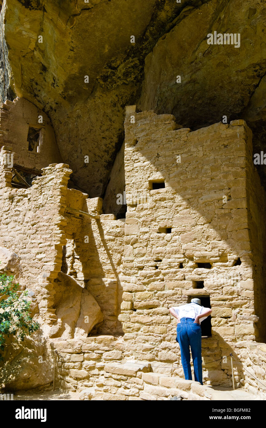 A Native American pueblo cliff dwelling at Mesa Verde National Park in ...