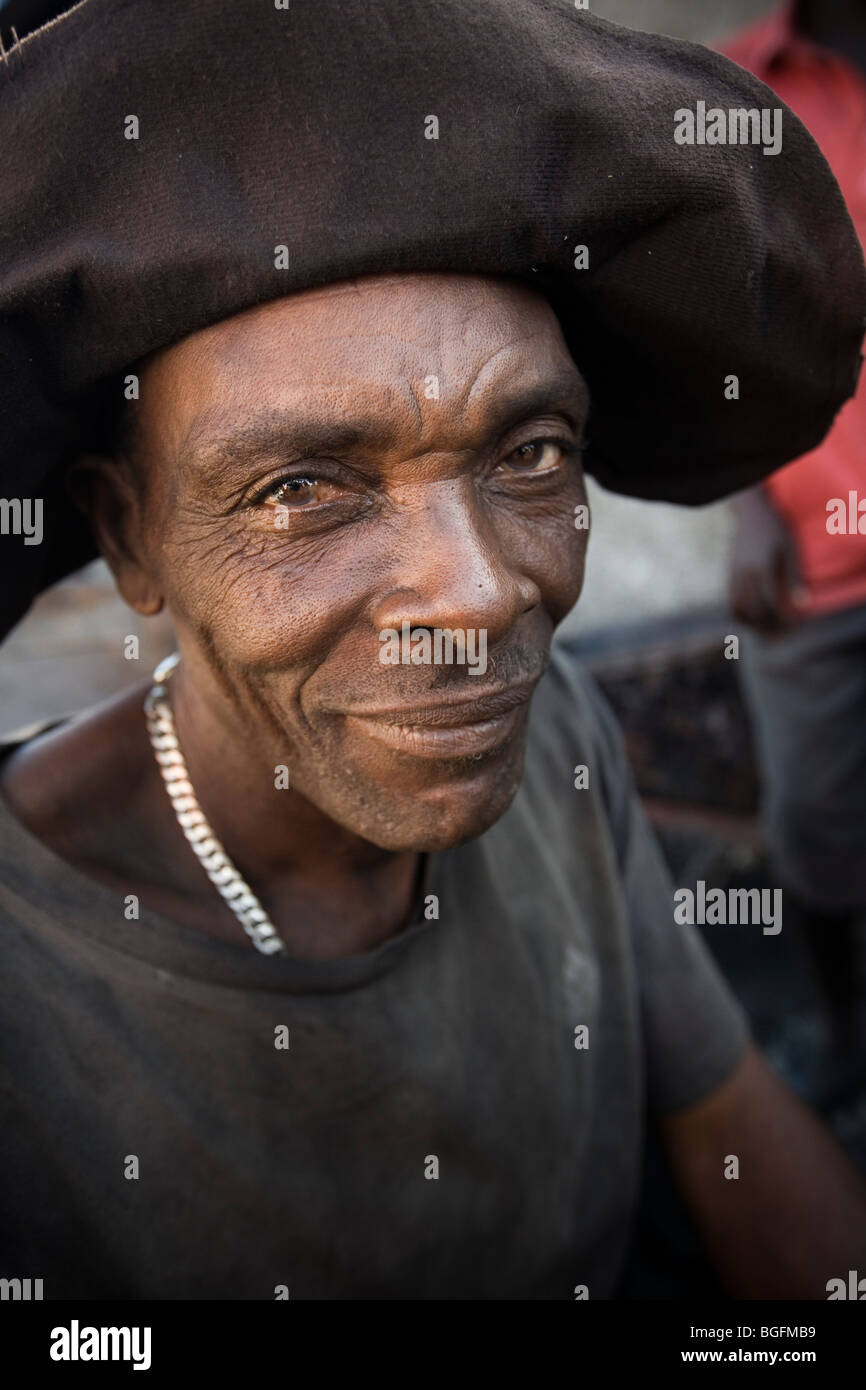 Haitian man hi-res stock photography and images - Alamy