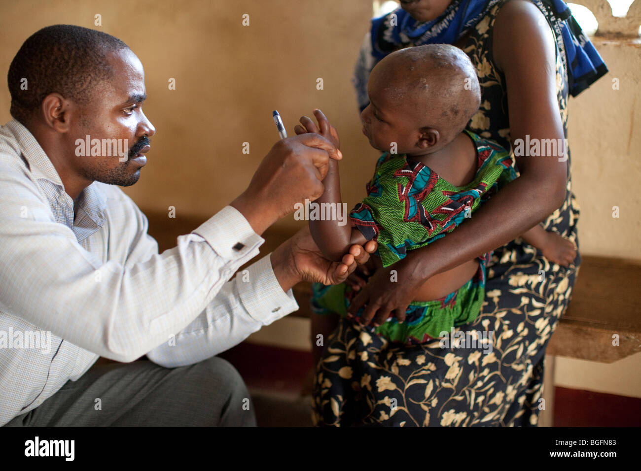 Child africa doctor hi-res stock photography and images - Alamy