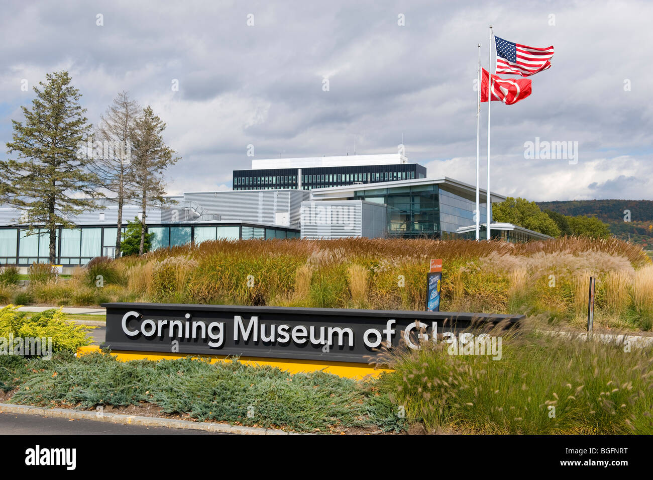 Corning workers hi-res stock photography and images - Alamy