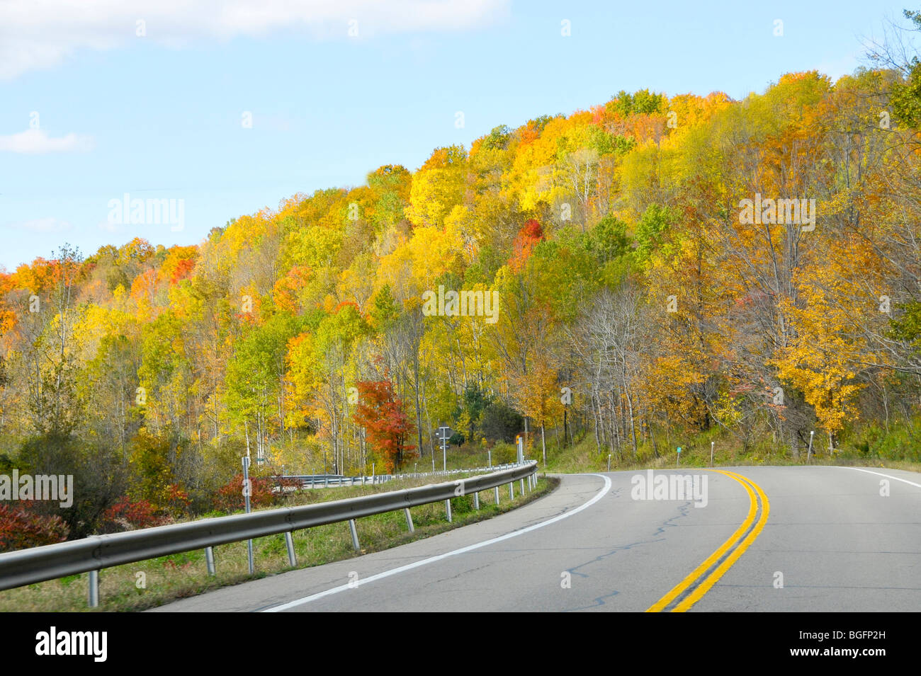 Fall Color Road Ohio State Park Stock Photo - Alamy