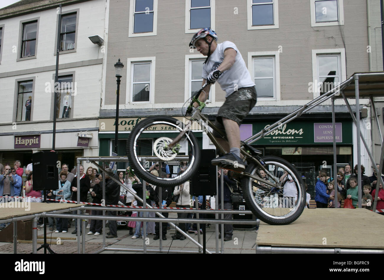 Danny macaskill stunt hi-res stock photography and images - Alamy