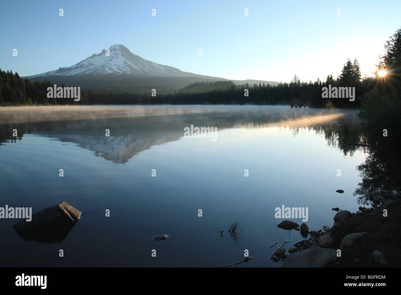 Sunrise cascade lake in oregon hi-res stock photography and images - Alamy