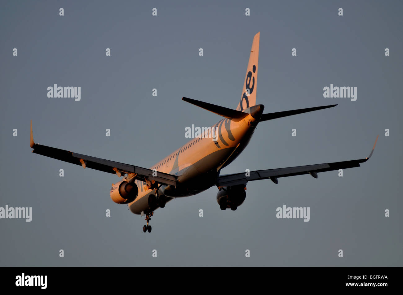 Embraer 190 aircraft hi-res stock photography and images - Alamy