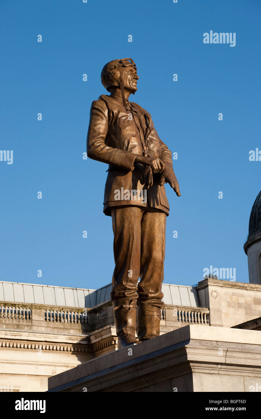 Sir Keith Park, 'Defender of London' 1940 statue, Trafalgar Square ...