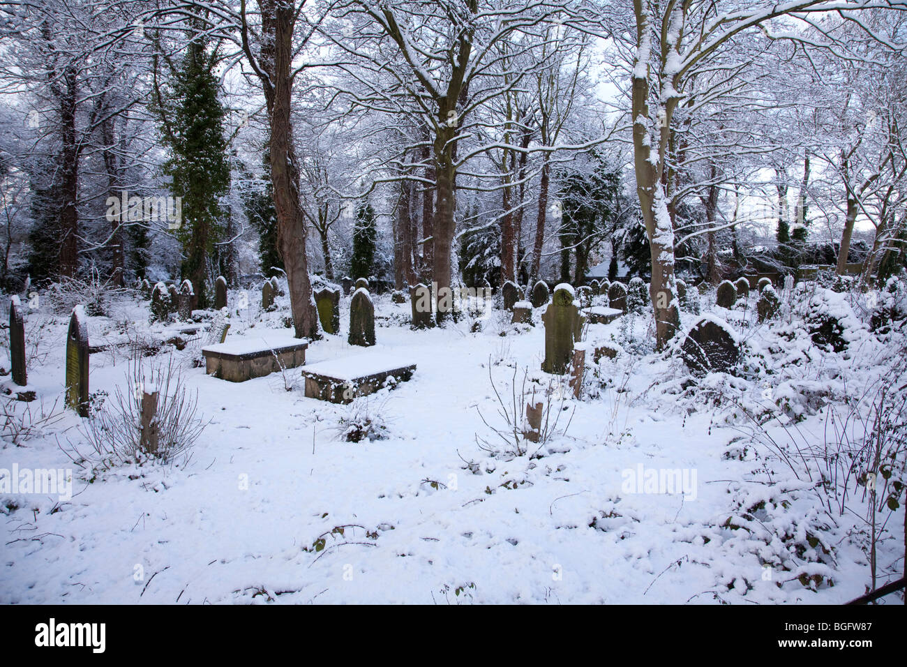 Graveyard Snow Graves High Resolution Stock Photography and Images - Alamy