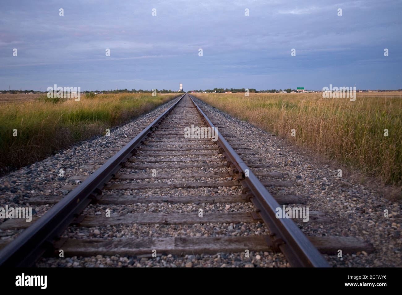 Rocks for train tracks hi-res stock photography and images - Alamy