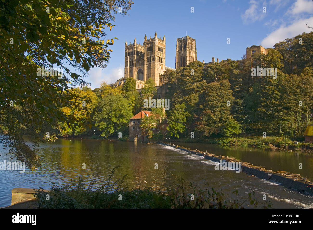 Durham, The river Wear, University Cathedral, County Durham, England ...