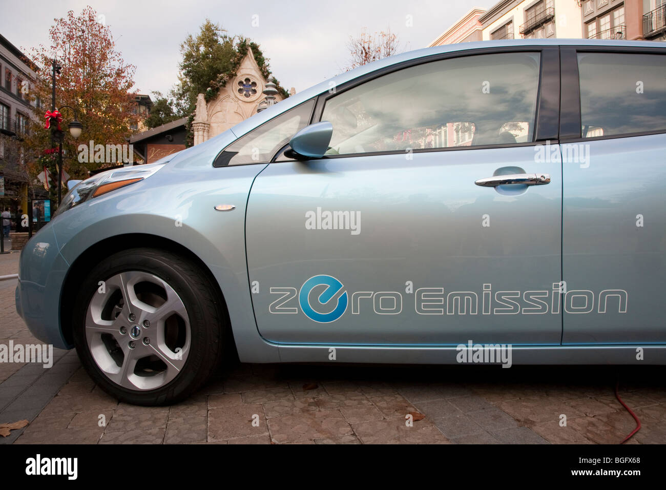 Tailpipe emissions from car exhaust hi-res stock photography and images ...