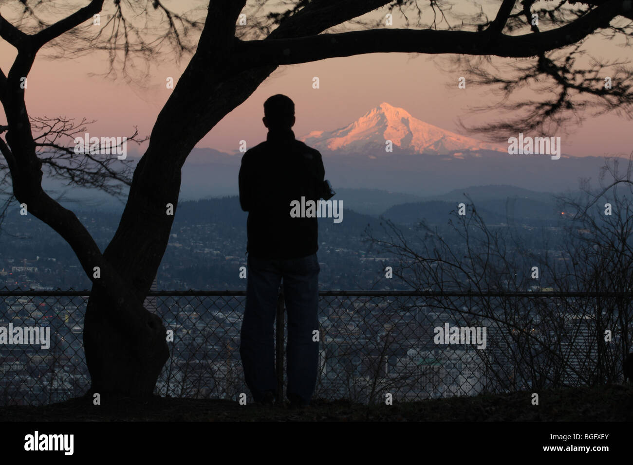 Portland oregon united states mountain hi-res stock photography and ...