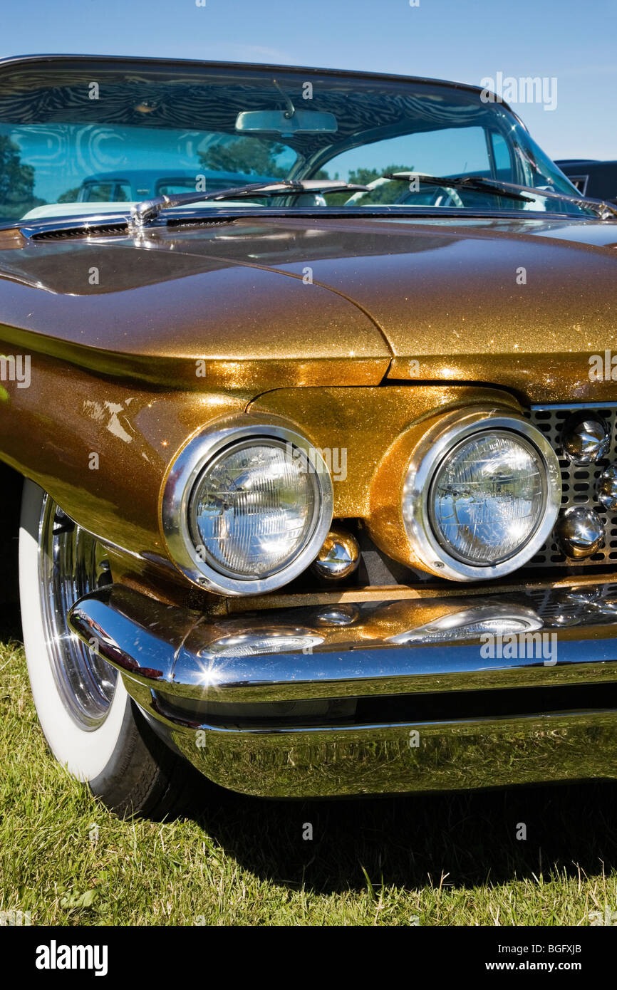 Car grill gold hi-res stock photography and images - Alamy