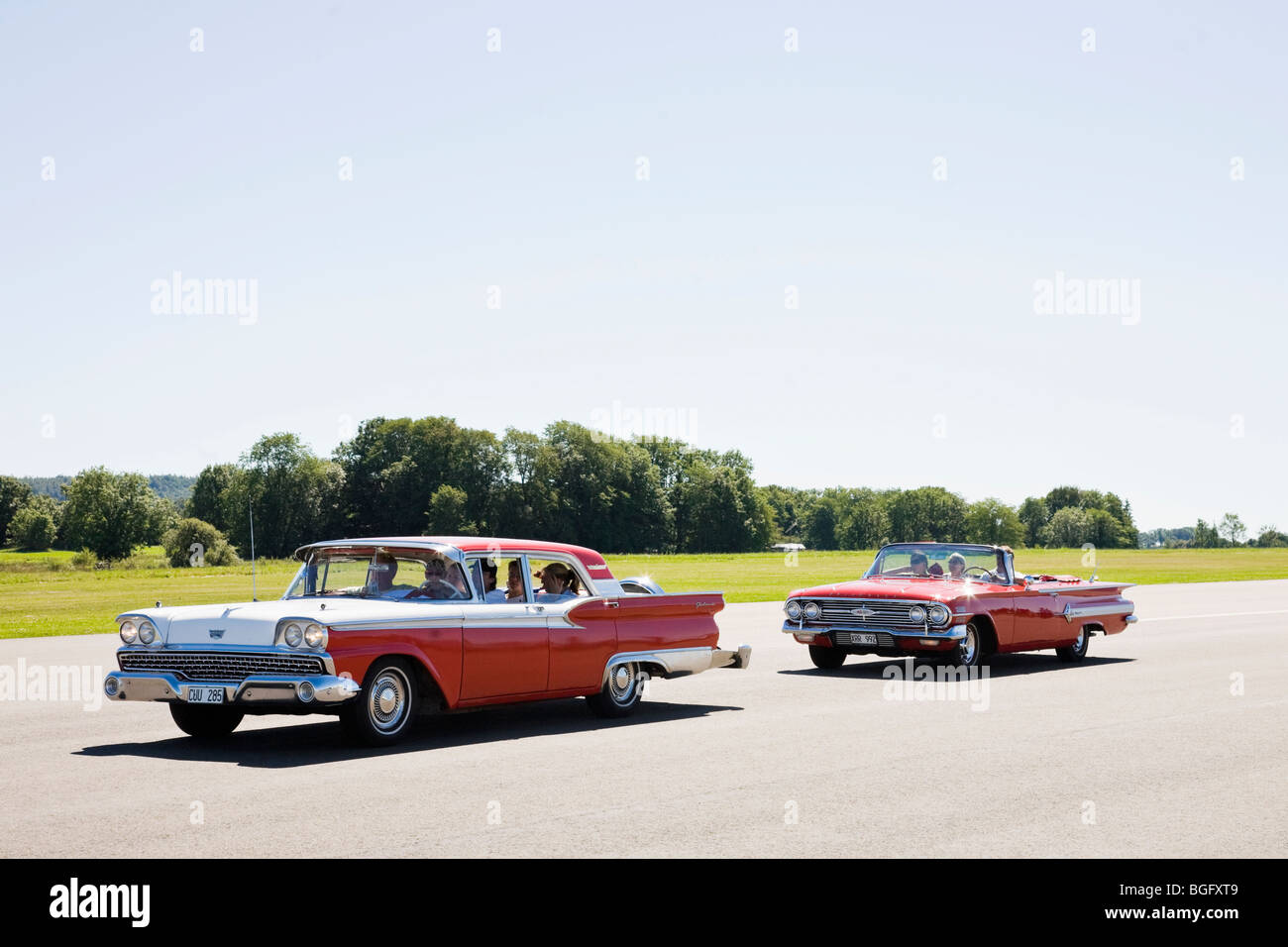 Two classic cars hi-res stock photography and images - Alamy