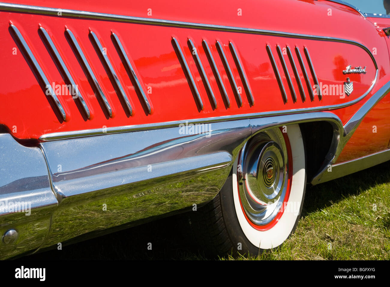 Side view at a old american car Stock Photo - Alamy