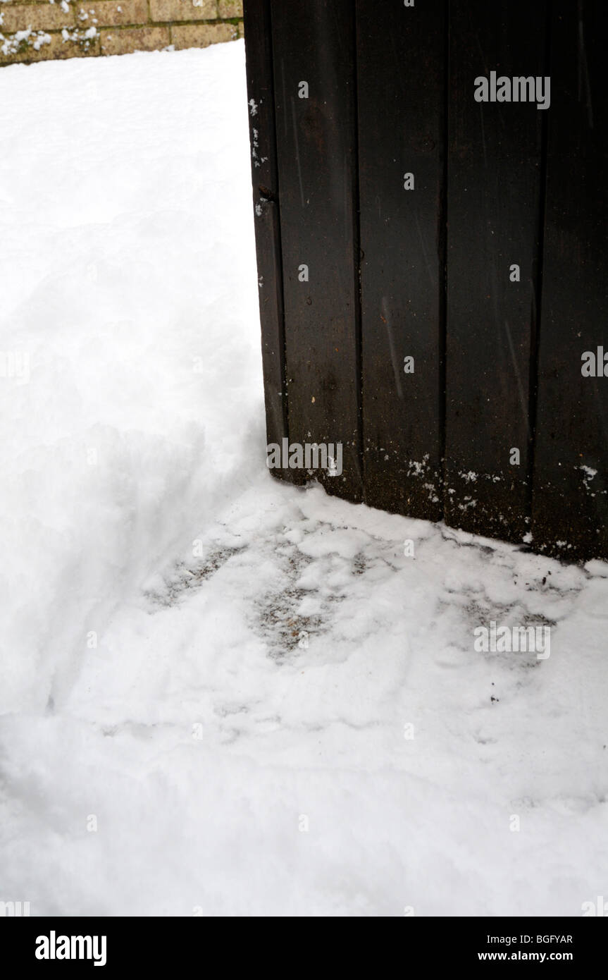 Open wooden garden gate hi-res stock photography and images - Alamy