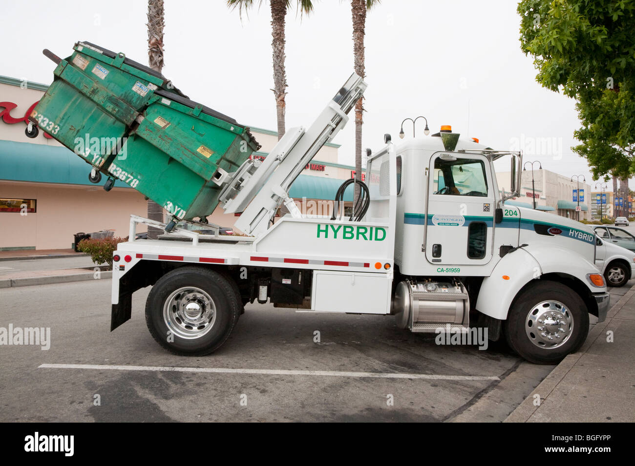 Peterbilt Hybrid Electric (HE) Truck Model 330 Class 6 vehicle ...