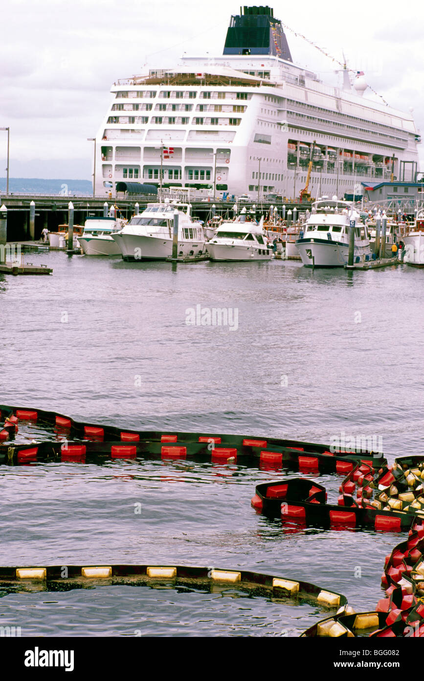 Port of Seattle, Washington State, USA - Oil Spill Containment Boom ...