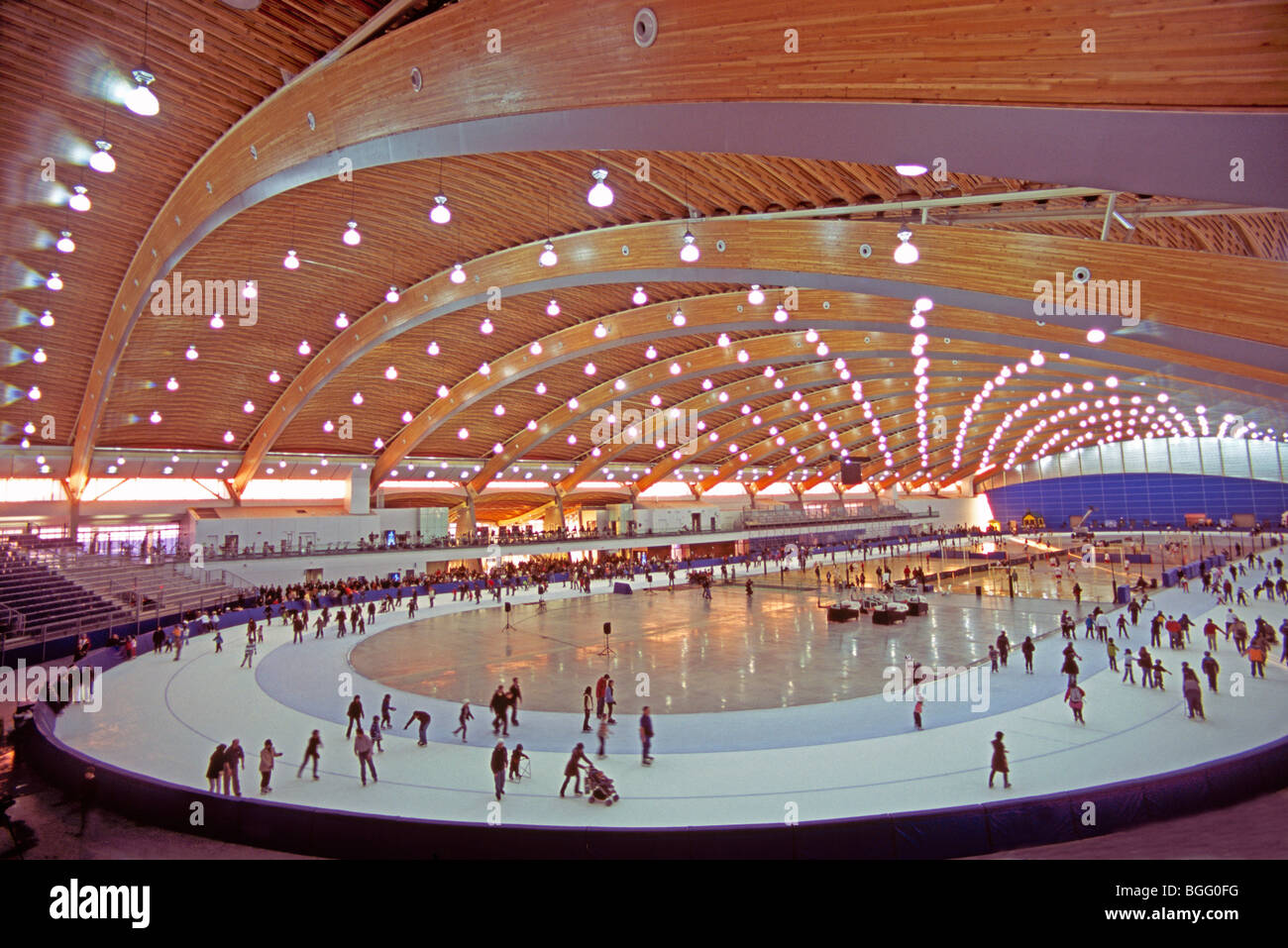 Canada canadian olympics 2010 speed skating construction hi-res stock ...