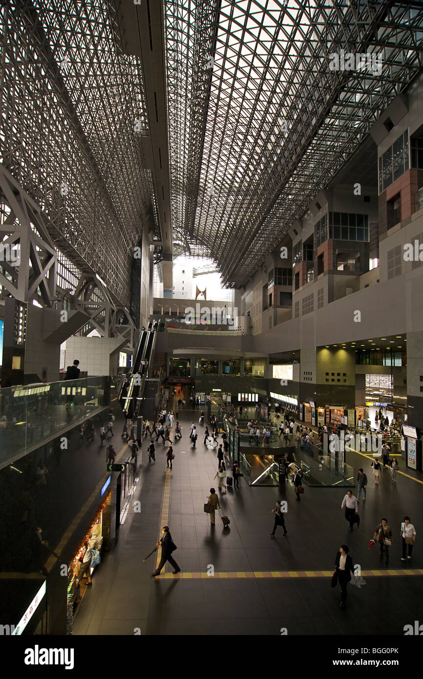 Japan station concourse hi-res stock photography and images - Alamy