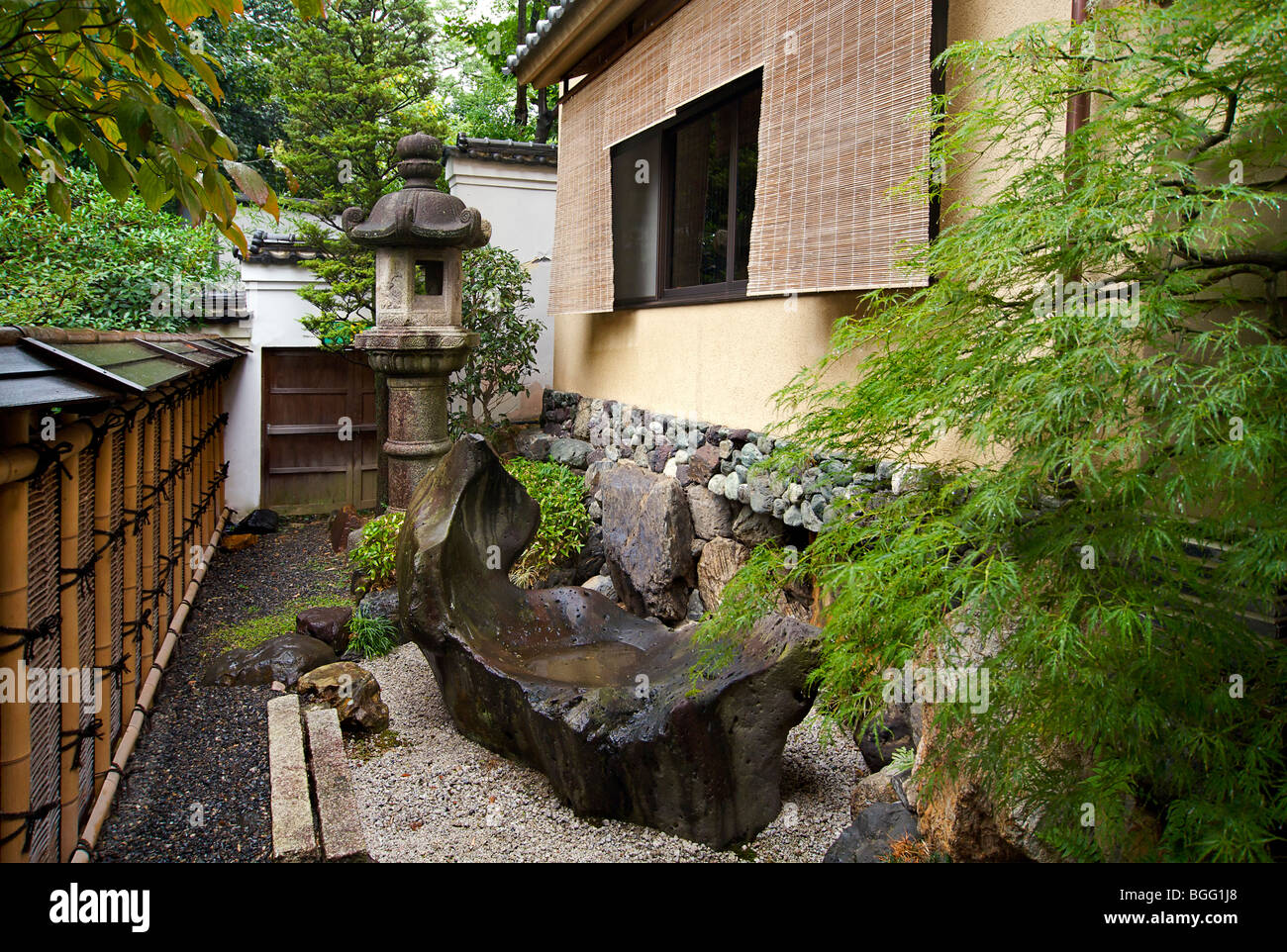 Gion Hatanaka. Japanese ryokan. Garden. A traditional style guest house ...