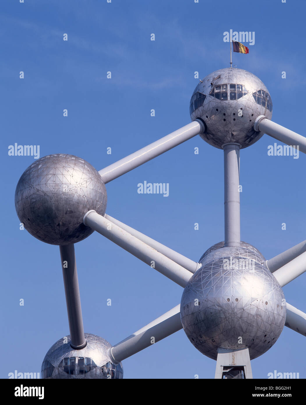Atomium structure hi-res stock photography and images - Alamy