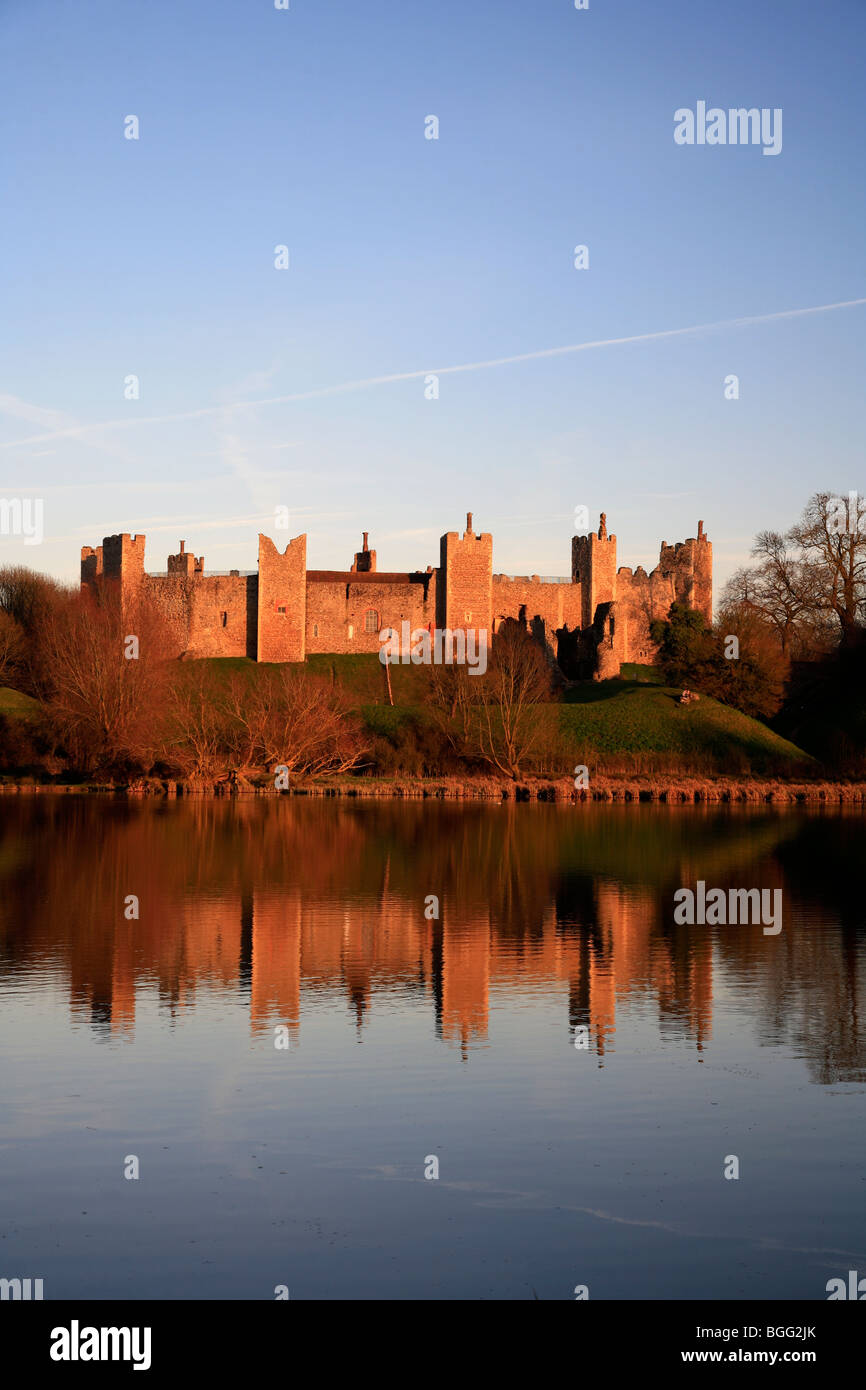 Framlingham Castle reflection in the mere Framlingham village Suffolk ...
