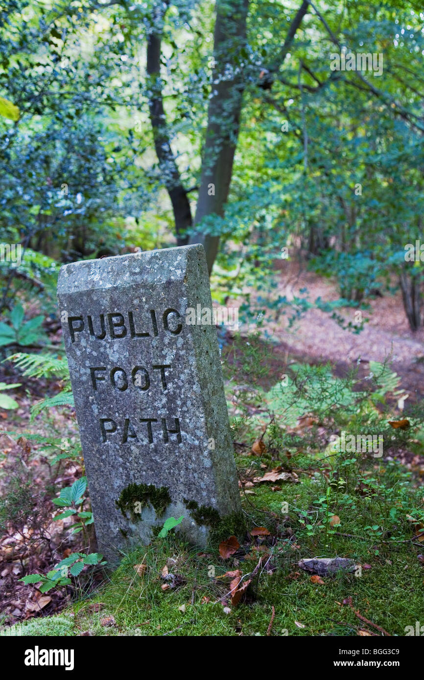 Concrete footpath marker hi-res stock photography and images - Alamy