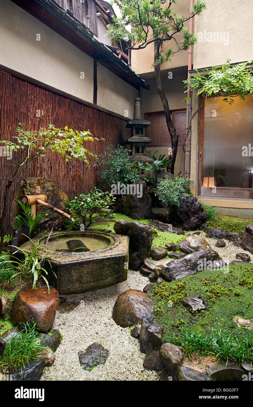 Ishihara ryokan. Kyoto, Japan. Traditional Japanese style guest house Stock Photo - Alamy
