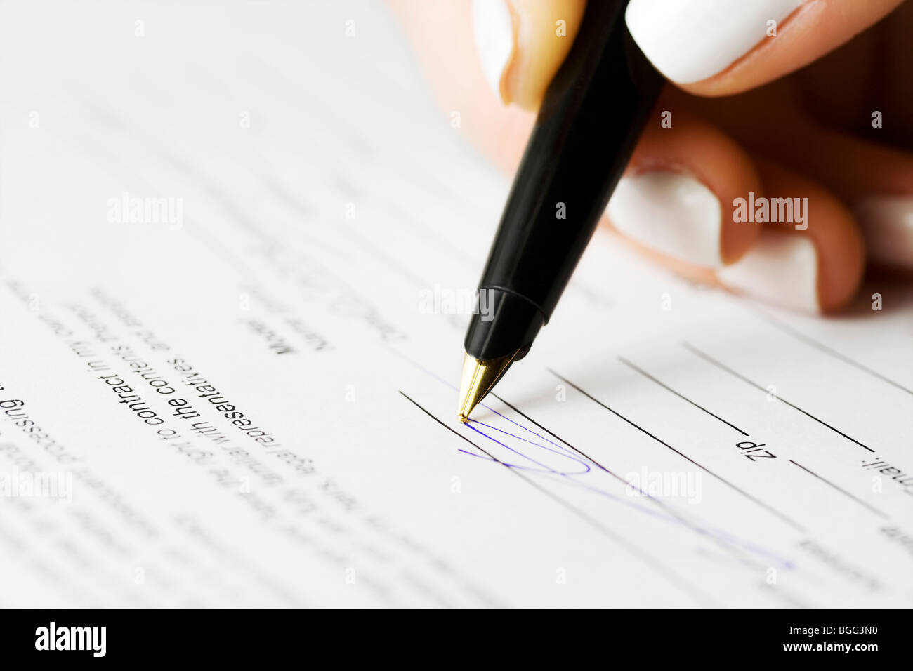 Female hand signing the contract Stock Photo - Alamy