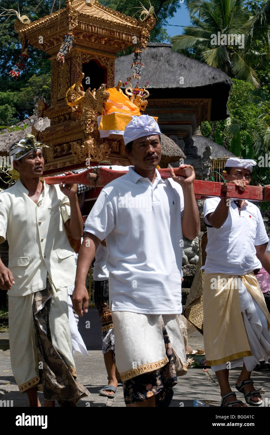 Balinese march ritual hi-res stock photography and images - Alamy