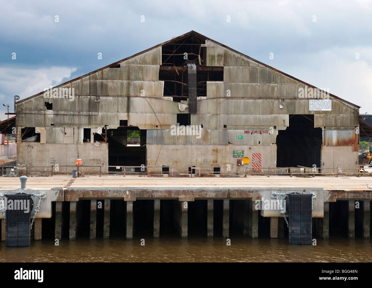 Abandoned port warehouse hi-res stock photography and images - Alamy