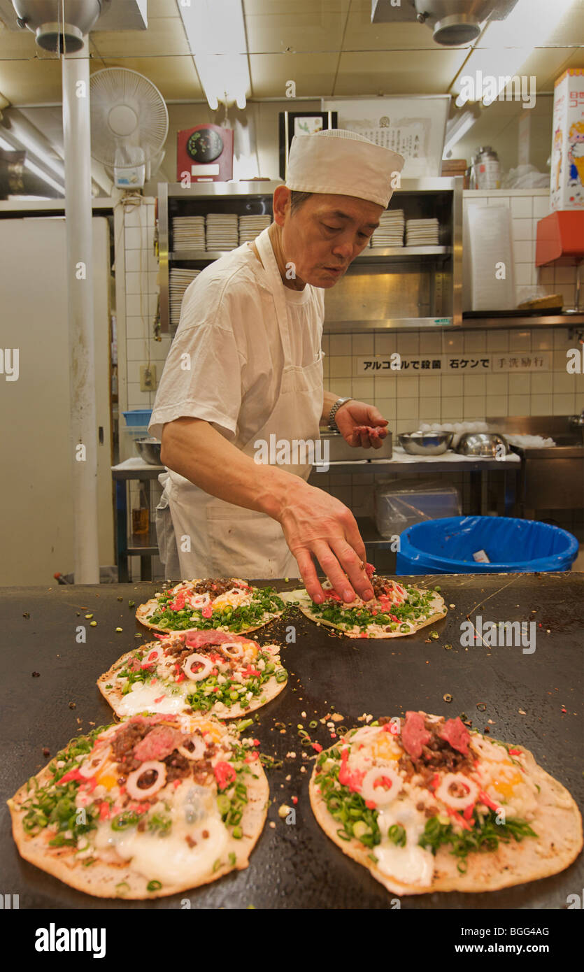 Japanese eating house. Food stall, Kyoto, Japan Stock Photo - Alamy