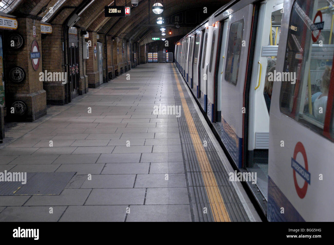 Baker st platform hi-res stock photography and images - Alamy