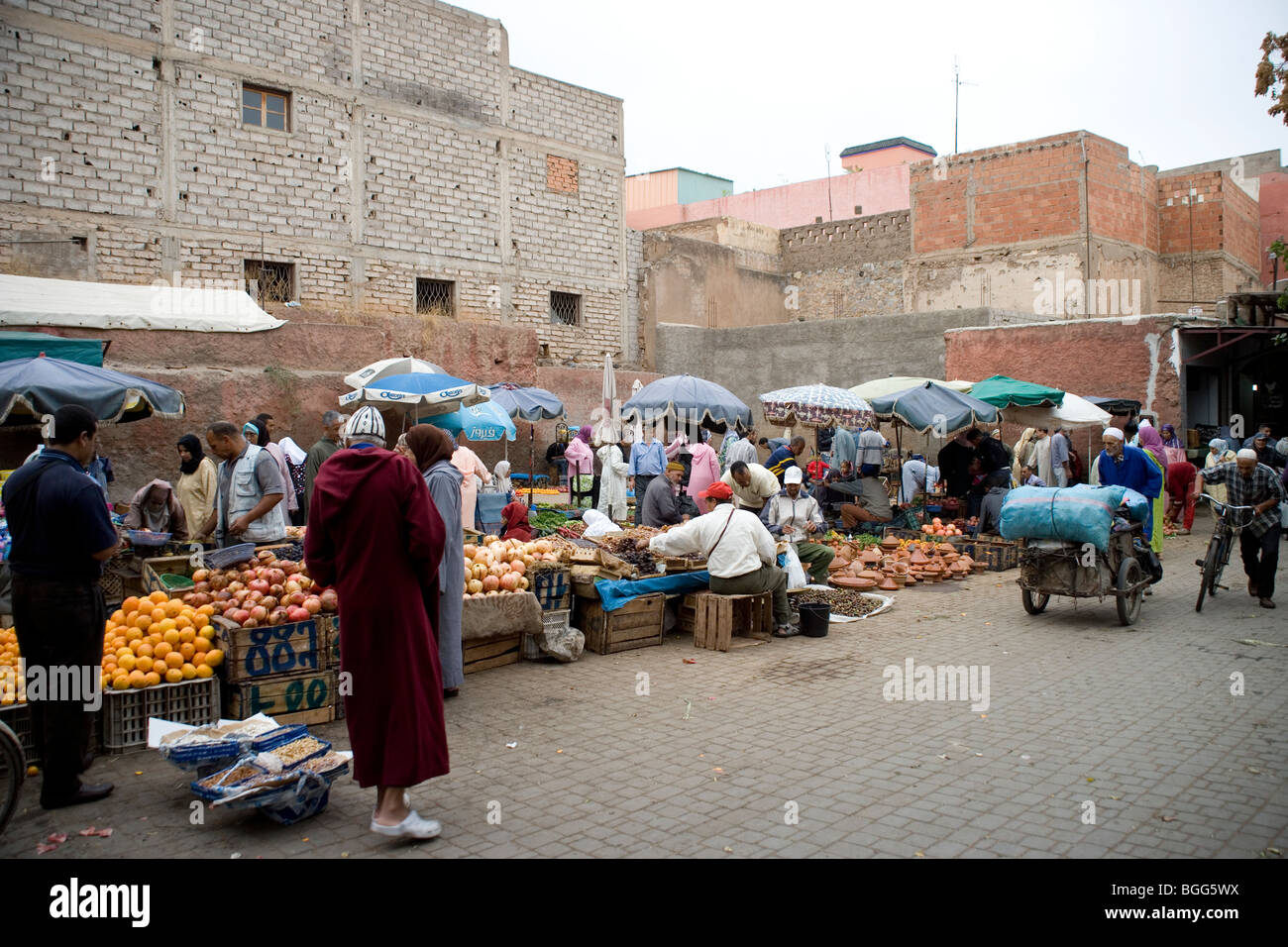 Vegetable Stalls in the souks of central Marrakech Stock Photo - Alamy