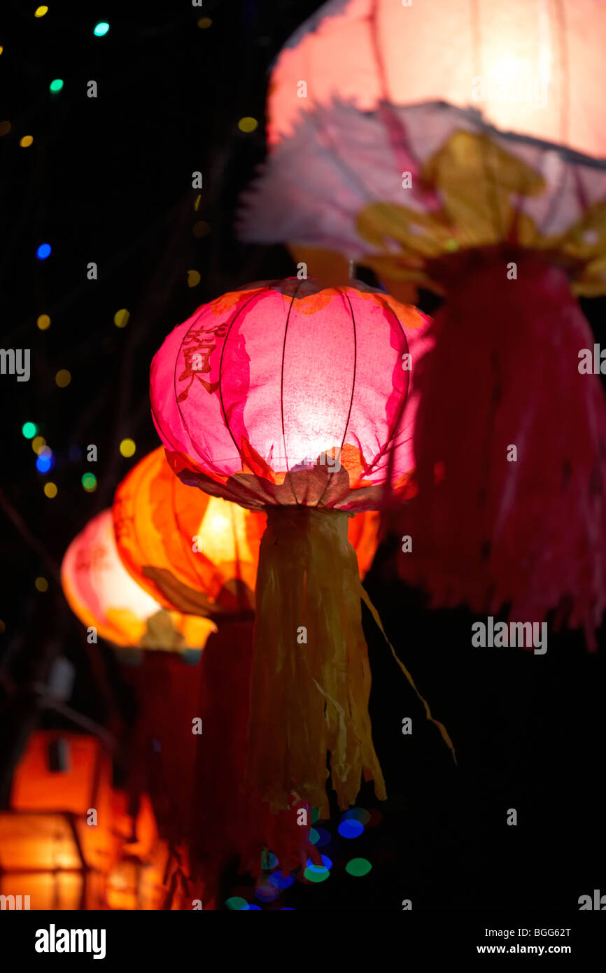 Chinese traditional hand-made lantern Stock Photo - Alamy