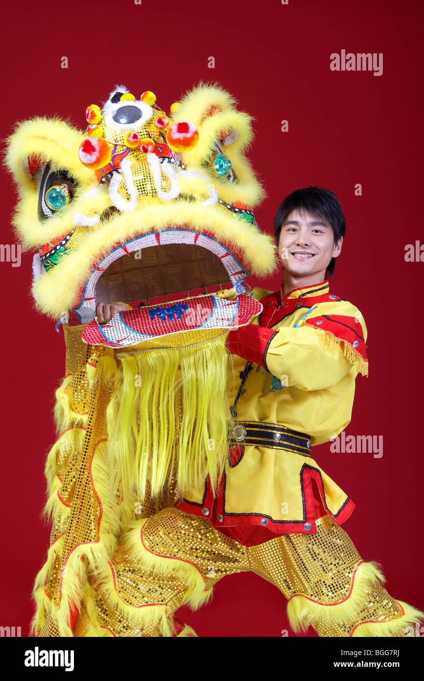 Chinese traditional lion dancing Stock Photo - Alamy