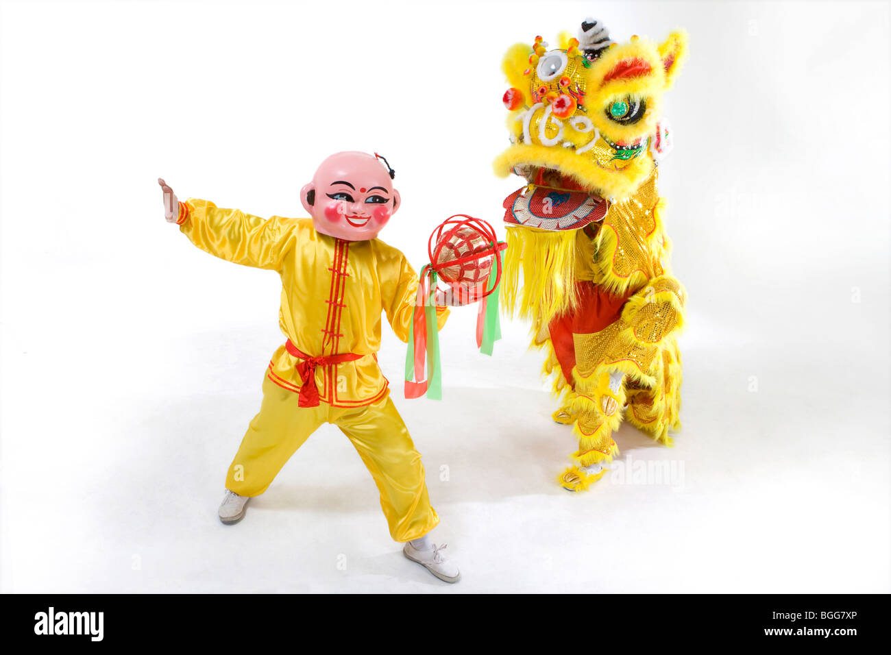 Chinese traditional lion dancing Stock Photo - Alamy