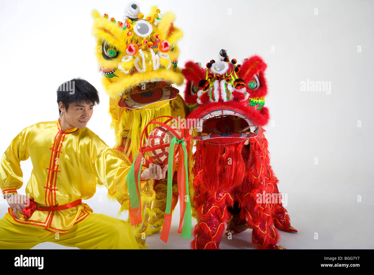 Chinese traditional lion dancing Stock Photo - Alamy
