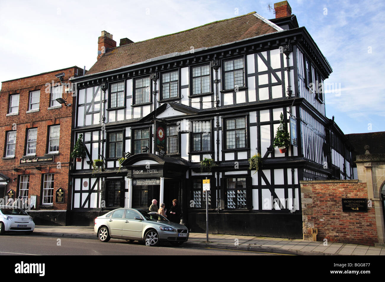 Hotel tudor rose hi-res stock photography and images - Alamy